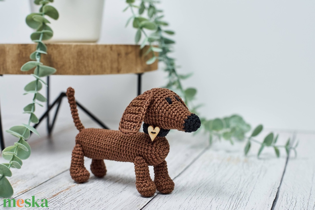 Horgolt TACSKÓ, amigurumi tacsi- Meska.hu