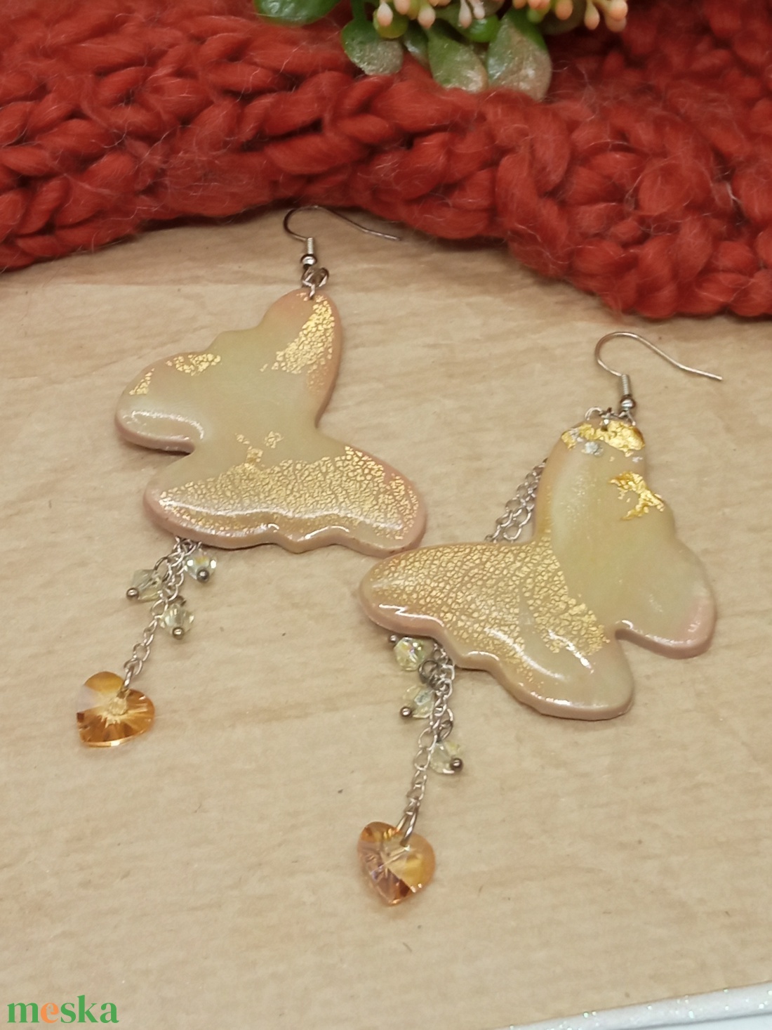 Pillangó Modern elegancia fülbevaló gyanta fülbevaló, gyurma fülbevaló ...