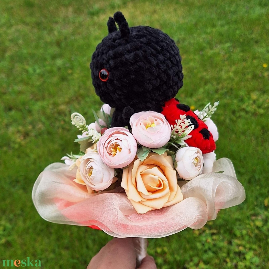 Ballagási csokor horgolt katicával- Meska.hu