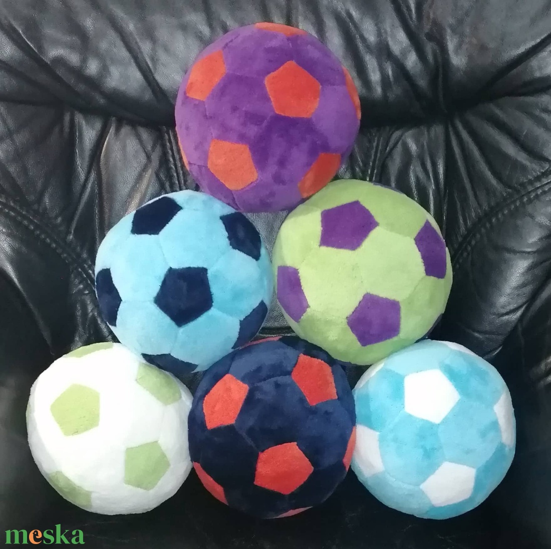 Zöld és lila wellsoft focilabda/labda/játéklabda- Meska.hu