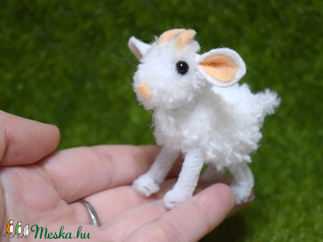 Mini kecske gida - fehér 2- Meska.hu