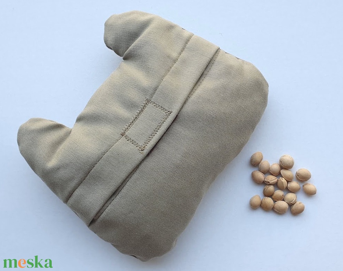 Maci buksi- meggymag párna- Meska.hu