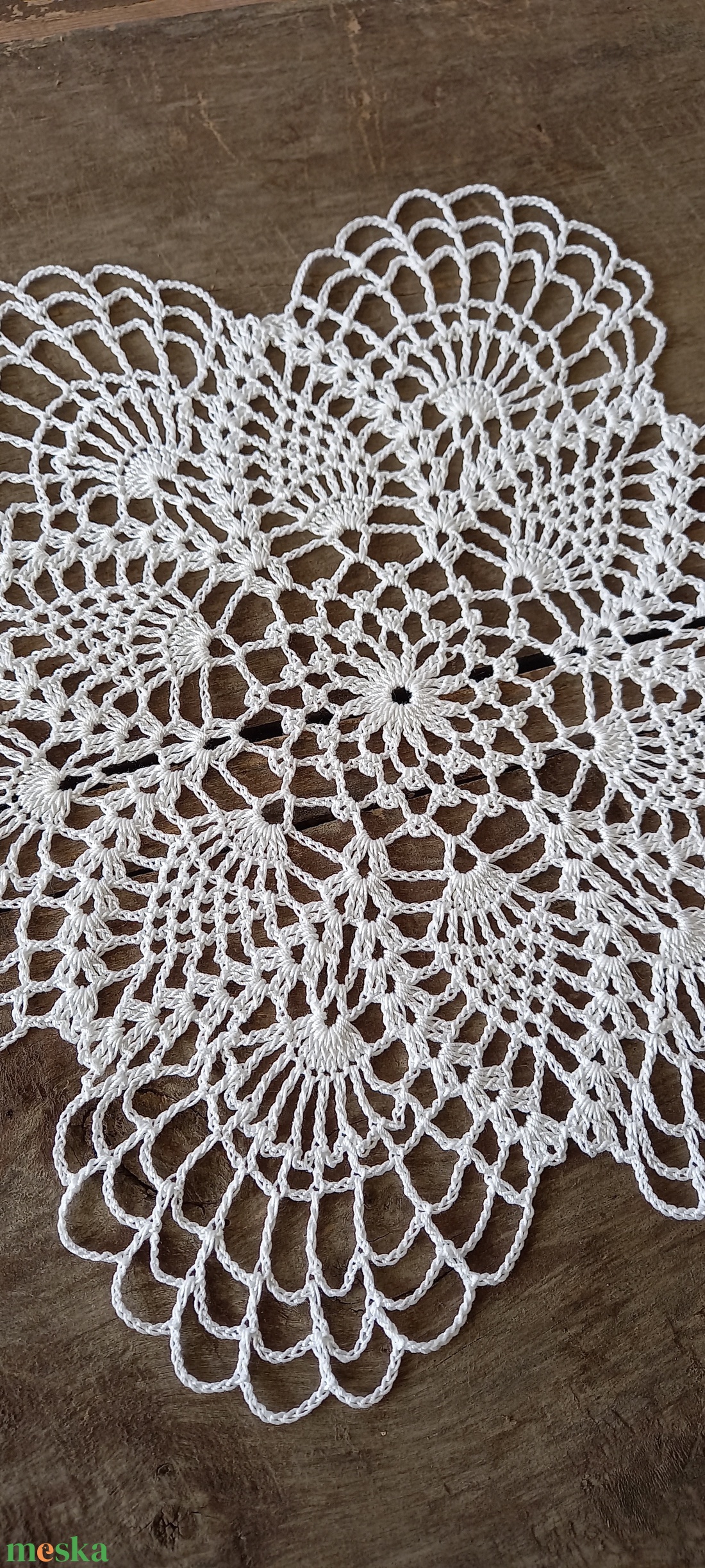 Horgolt csipke terítő (kb. 33 cm átmérőjű)- Meska.hu