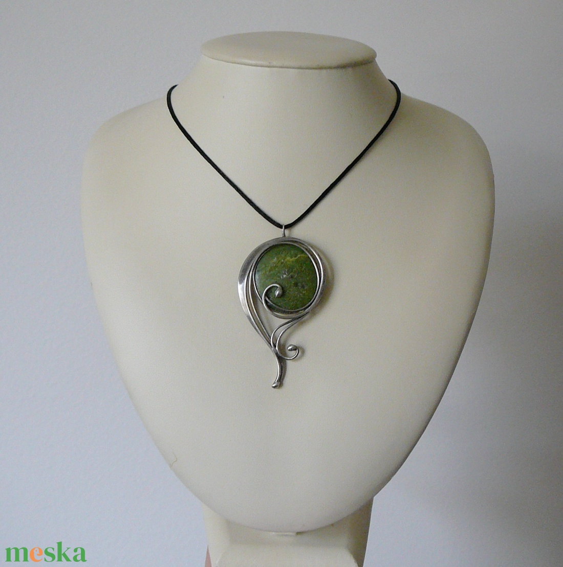 Nefrit medál- Meska.hu