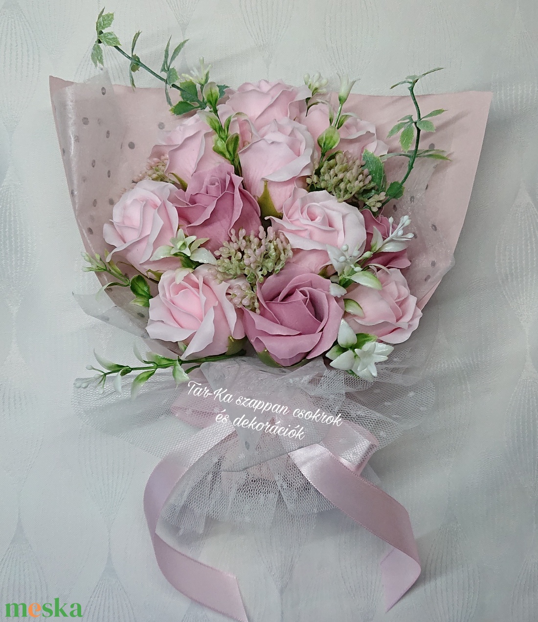 11 szálas szappanrózsa csokor díszdobozban- Meska.hu
