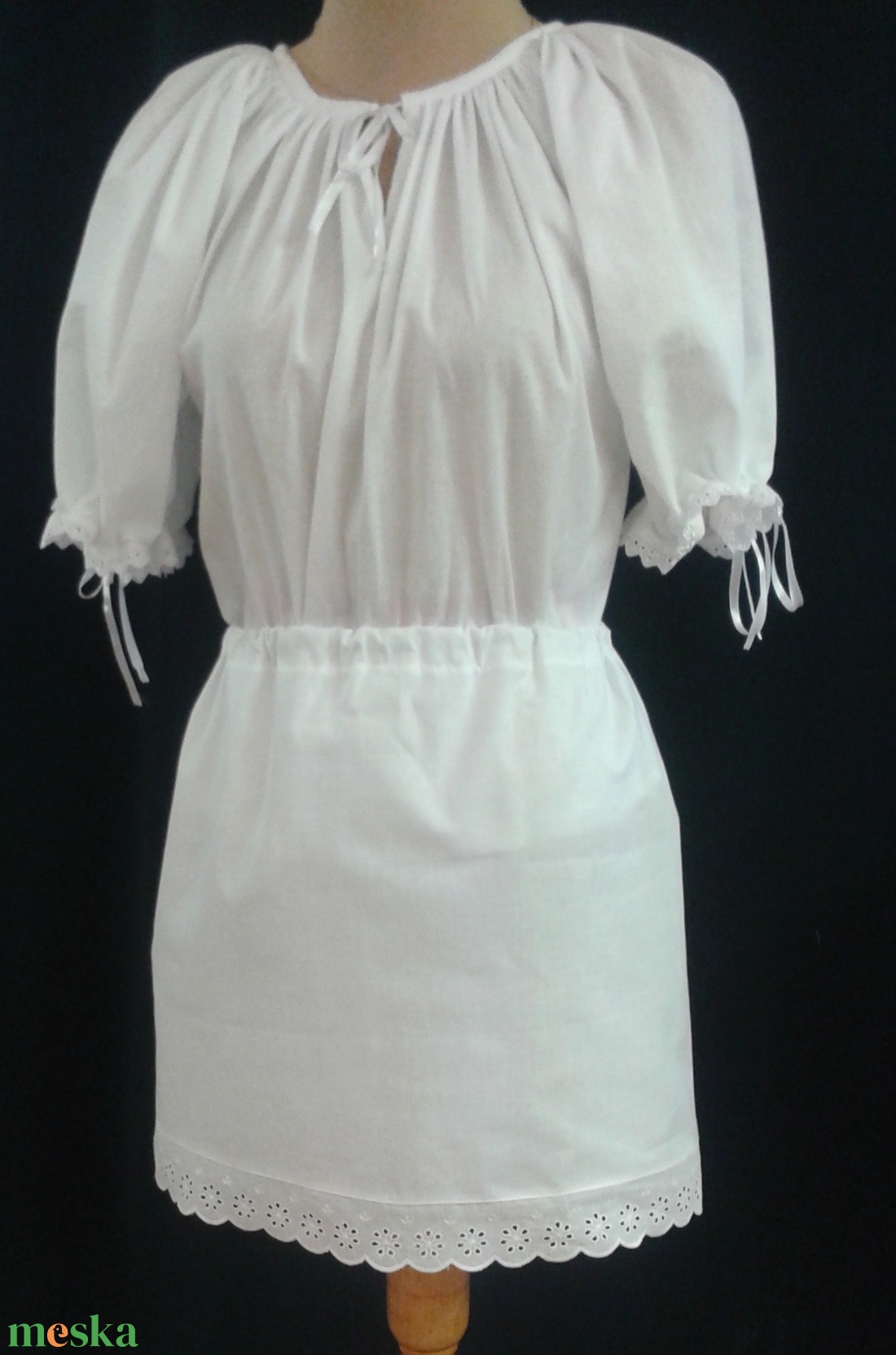 Néptáncos kisalsó, pendely (Kavicsanyu) - Meska.hu