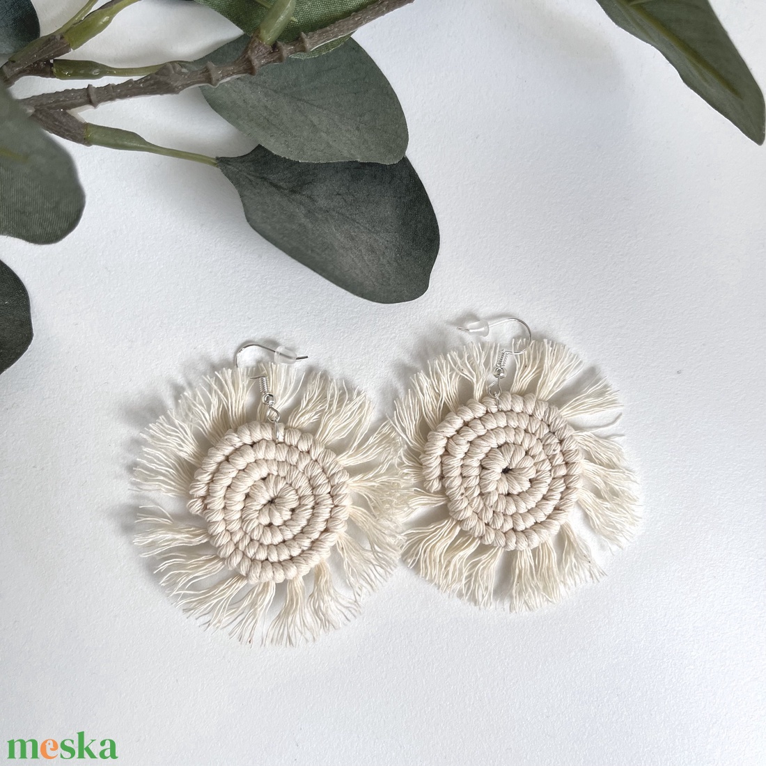 Kerek, lógós makramé fülbevaló - NATÚR - újrahasznosított pamut ...