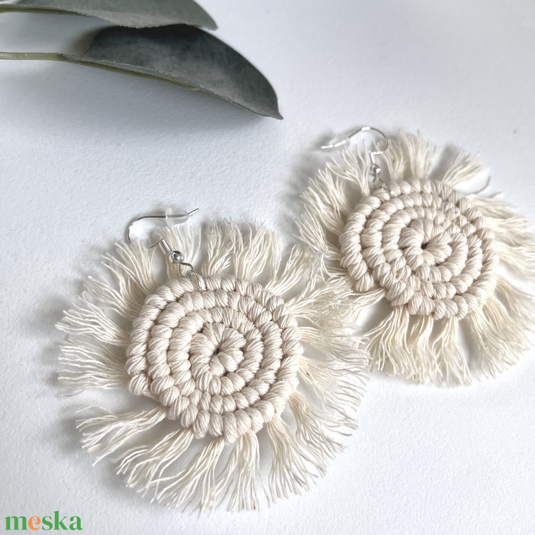 Kerek, lógós makramé fülbevaló - NATÚR - újrahasznosított pamut ...