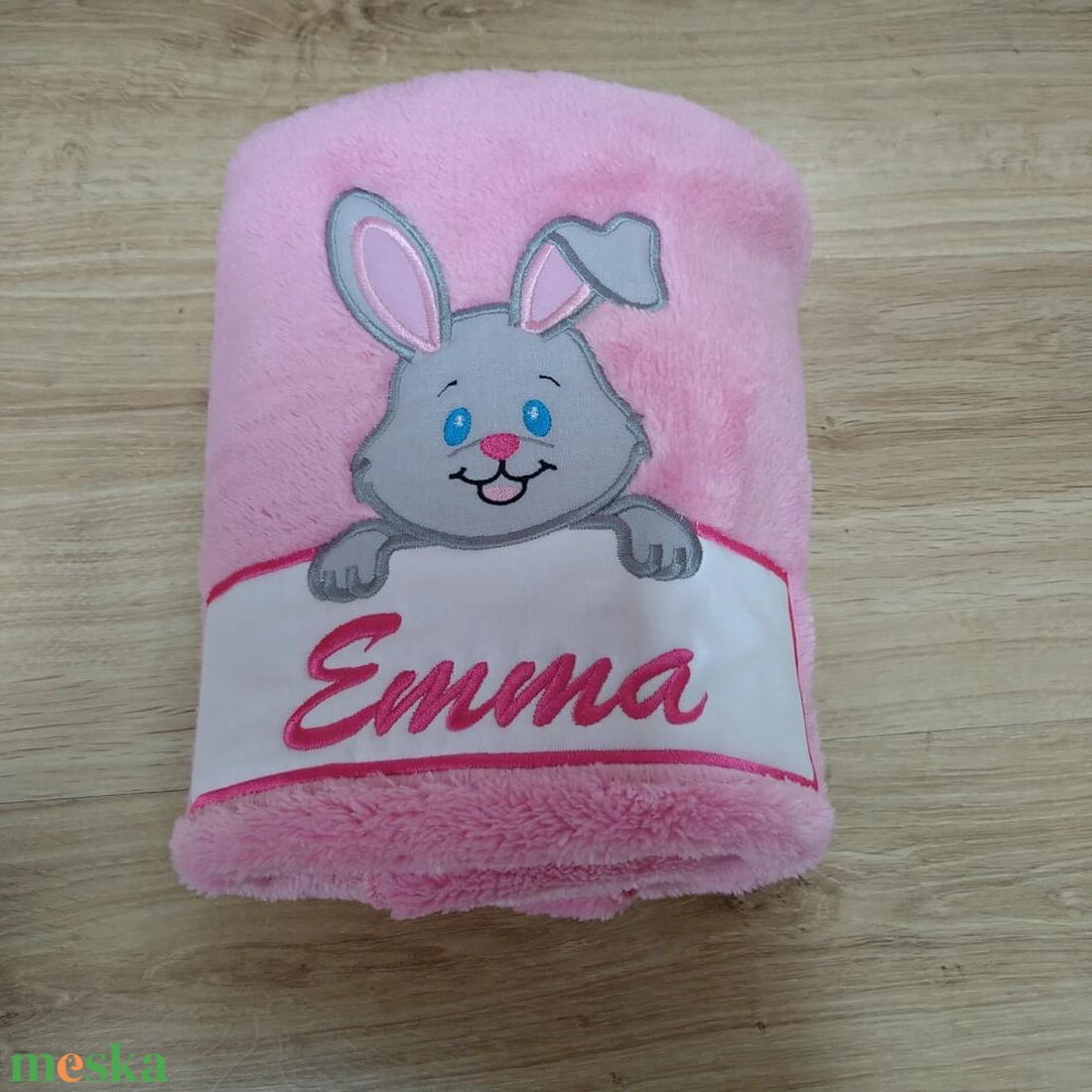 Nyuszis névtáblás hímzett Ovis pléd/takaró - Wellsoft (Cosy Fleece ...