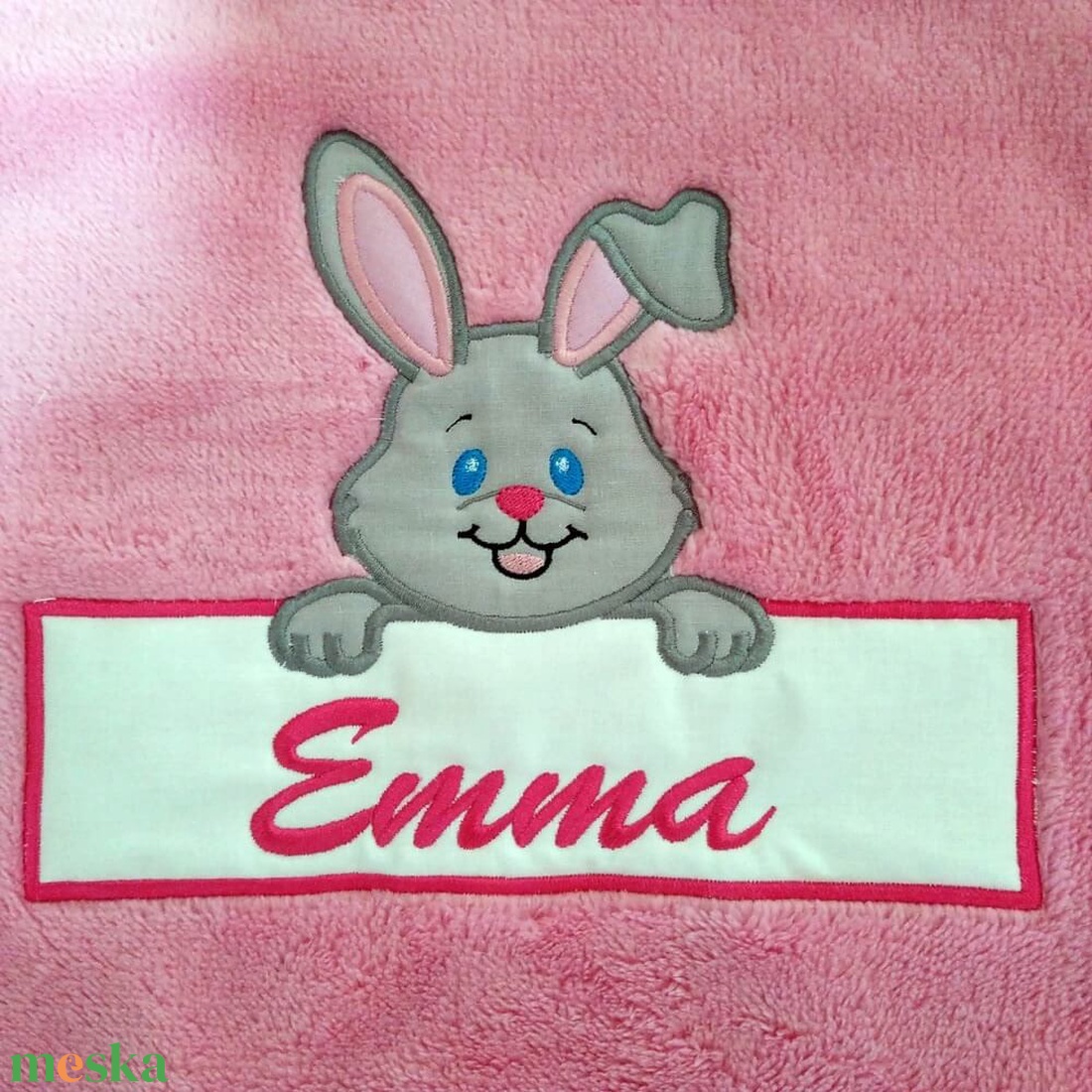 Nyuszis névtáblás hímzett Bébi pléd/takaró - Wellsoft (Cosy Fleece ...