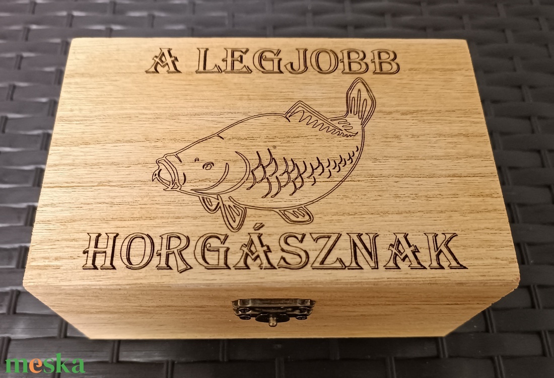 Karácsonyi akció - Halas - Horgászos Zsebóra ajándék fa dobozban egyedi ...