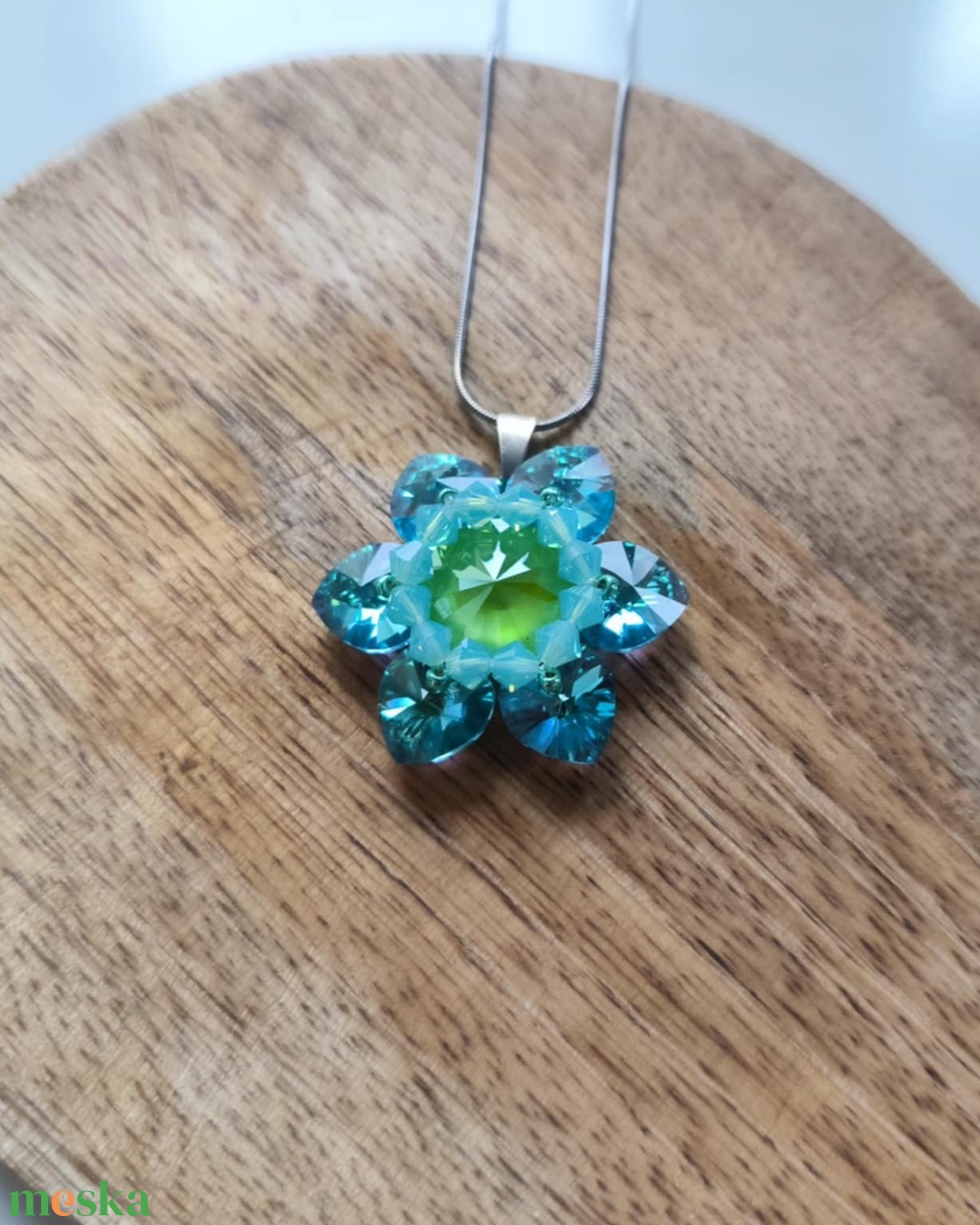 "Mojito" virágmedál osztrák kristálygyöngyből- Meska.hu