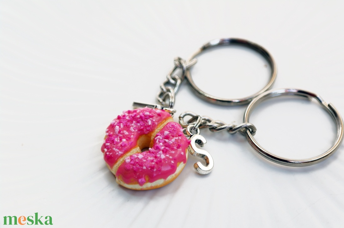 Epres fánk BFF (Best Friends forever) kulcstartó választható betükkel ...