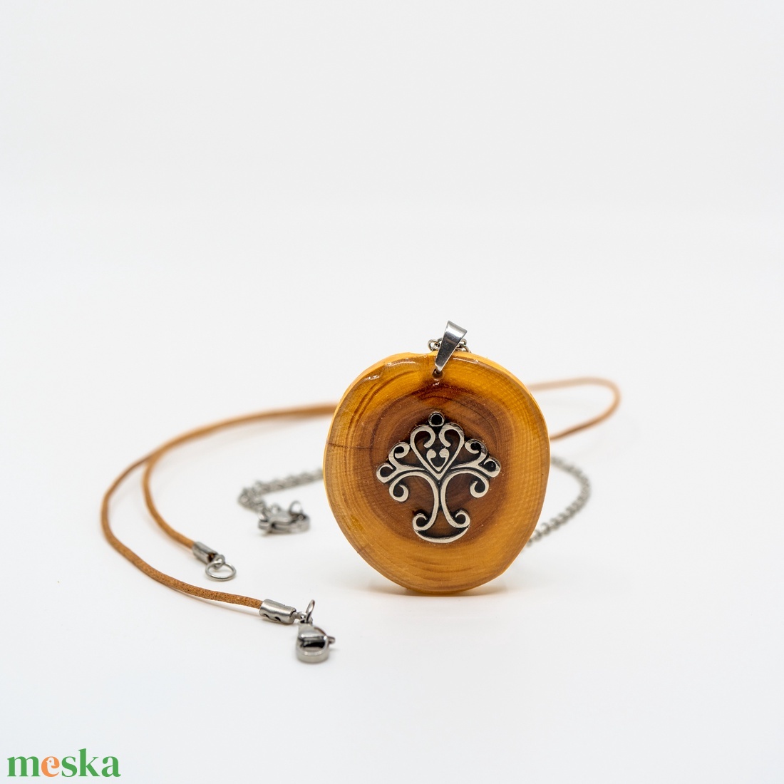 Magyar életfa- újrahasznosított hulladék tiszafa medálon - Meska.hu