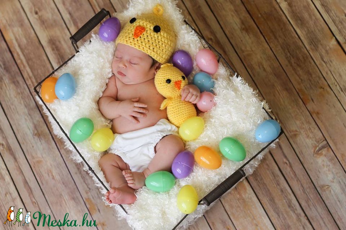 Horgolt csibe babasapka + csibe figura szett- Meska.hu