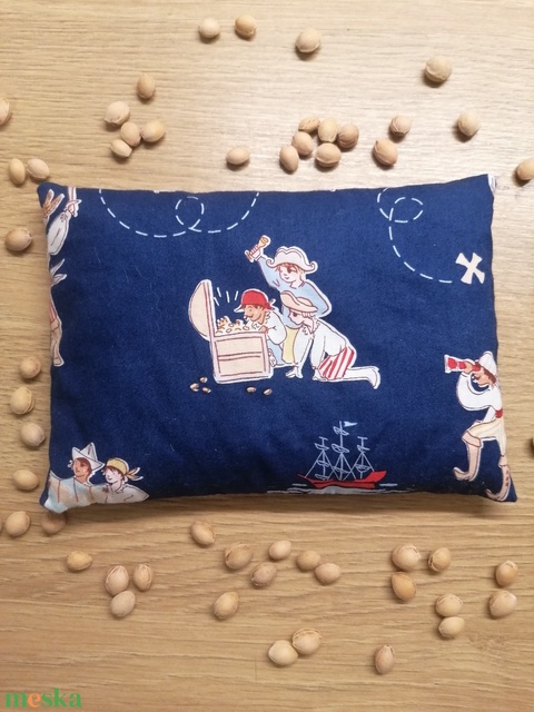 Meggymag párna prémium minőségű anyagból _ kalózok- Meska.hu