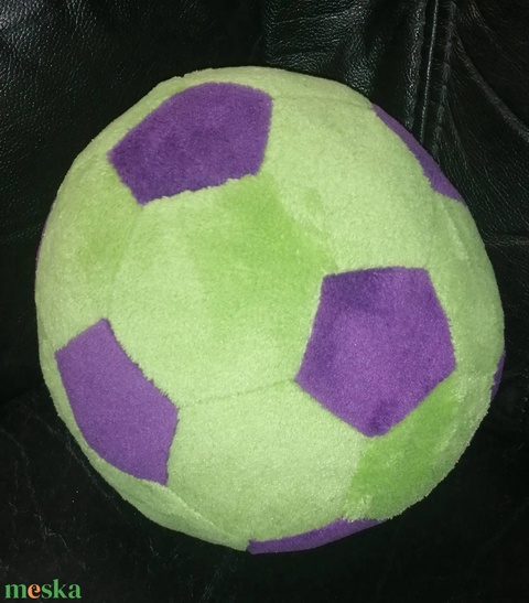 Zöld és lila wellsoft focilabda/labda/játéklabda- Meska.hu