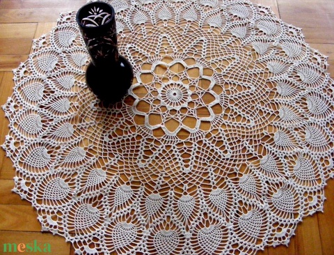 Beige horgolt csipke terítő- Meska.hu