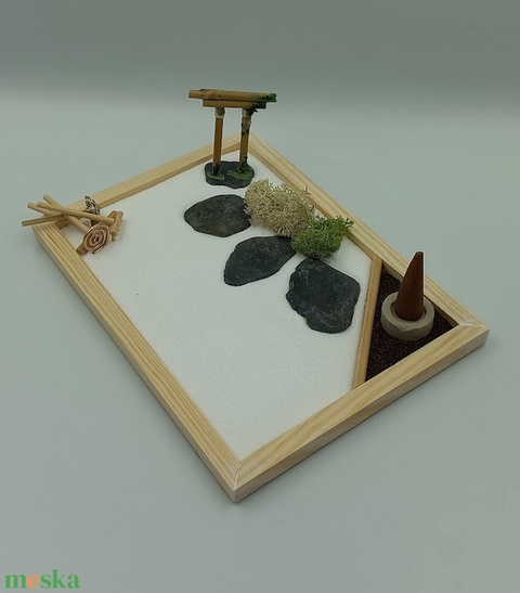 Zen kert (kis) - füstölővel és kapuval- Meska.hu