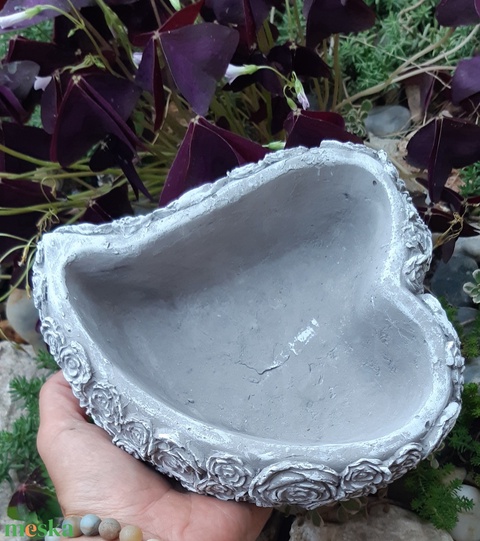 Sírdísz-Rózsás cement Tál- Meska.hu