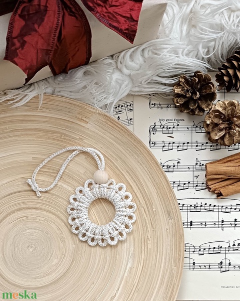 Makramé karácsonyfadísz- Meska.hu