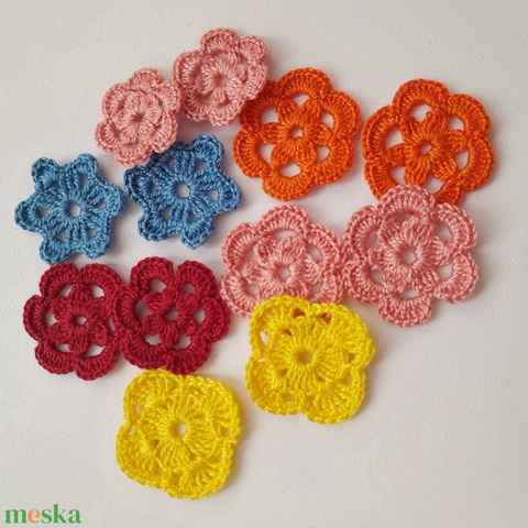 Horgolt virág csomag - 12 db / csomag- Meska.hu