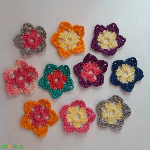 Horgolt virág csomag - 10 db / csomag- Meska.hu