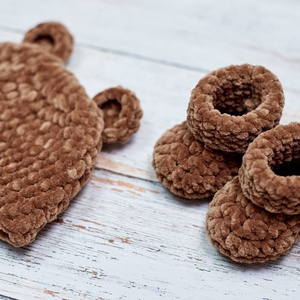 Pihe-puha horgolt babaköszöntő SZETT, macifüles sapka, babacipő- Meska.hu